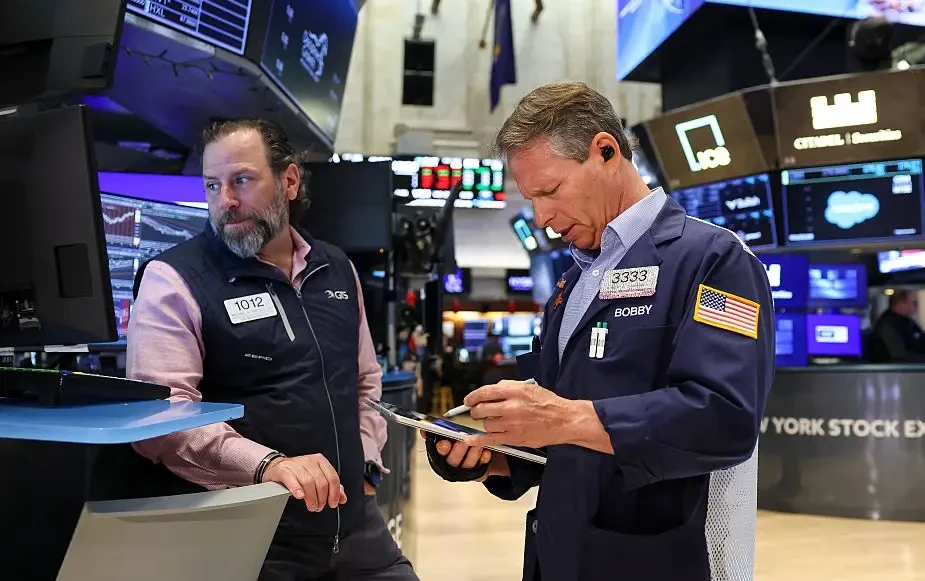 Brokerages lift S&P 500 targets as inflation shows signs of easing
