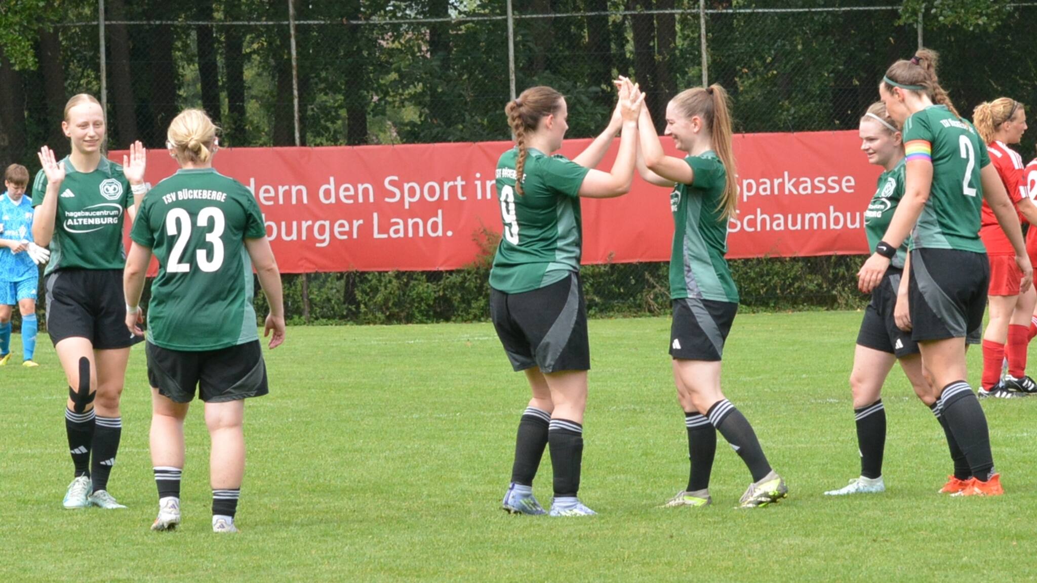TSV Eintracht Bückeberge hält die Klasse: Knapper Heimsieg über FC ...