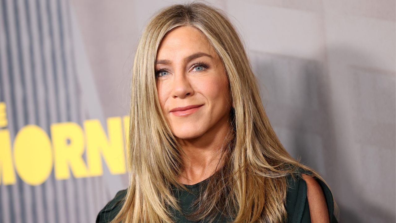 Don't overthink your summer pedicure - Jennifer Aniston proves this ...