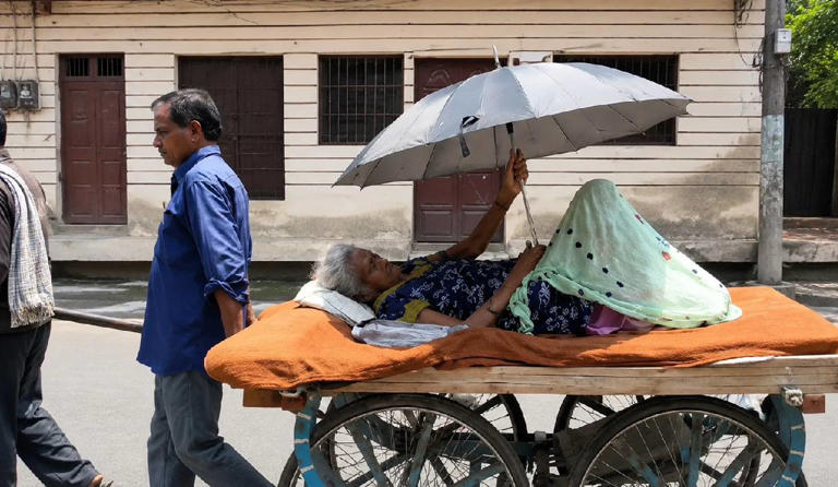 UP bank apologises after 73-year-old woman with fractured hip taken on ...
