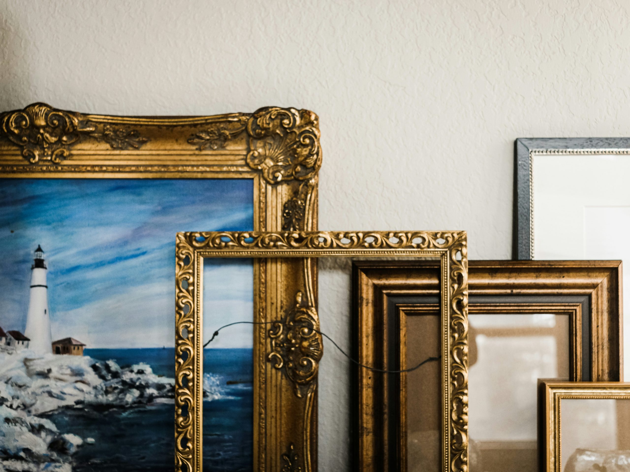 15 antique picture frames worth more than what’s hanging inside