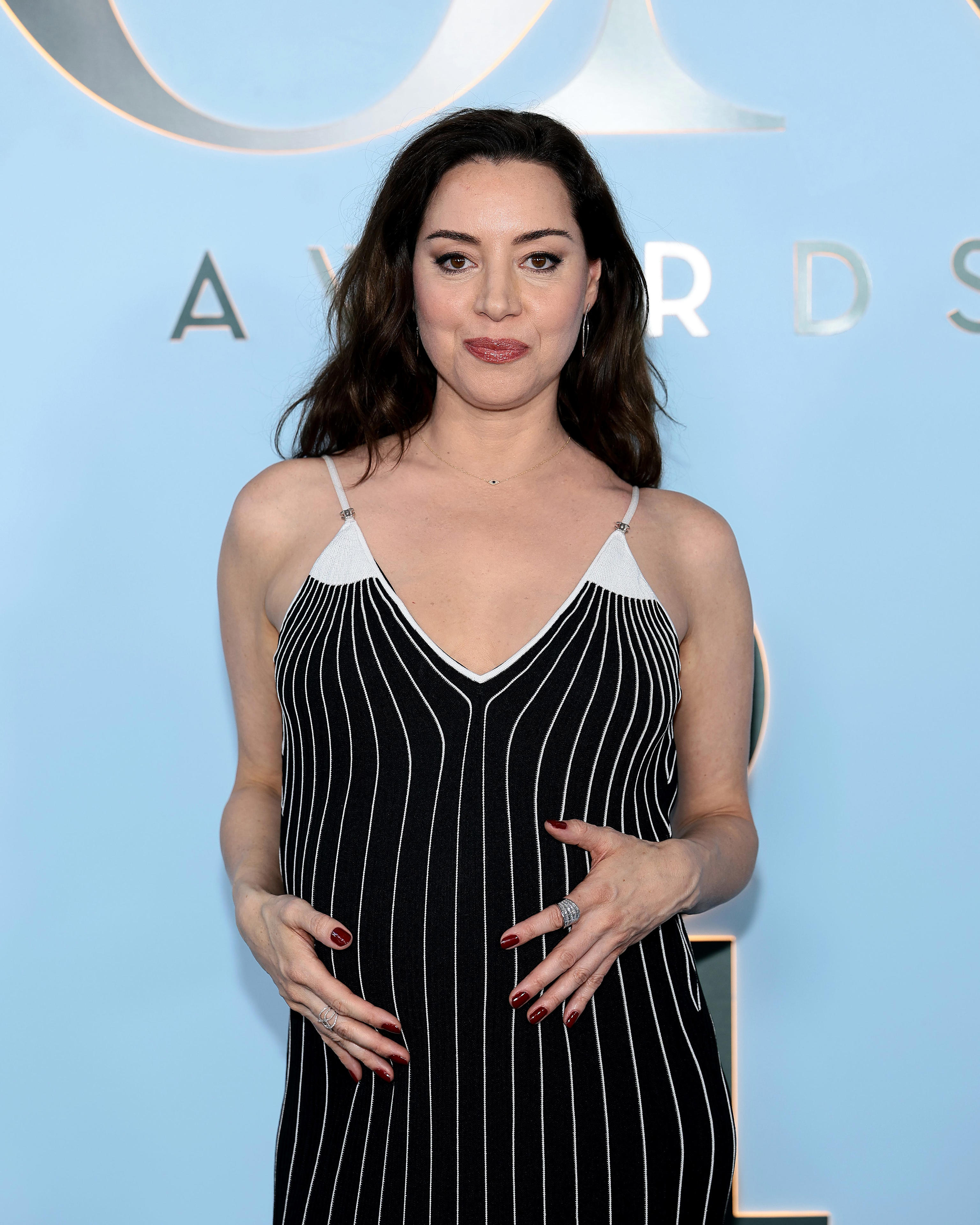 Aubrey Plaza shows off baby bump at Tony Awards in red carpet debut ...
