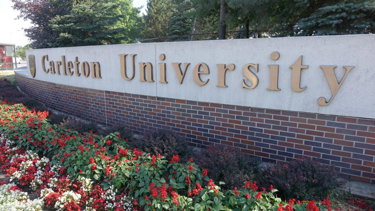 Man pulled from Carleton University pool in critical condition