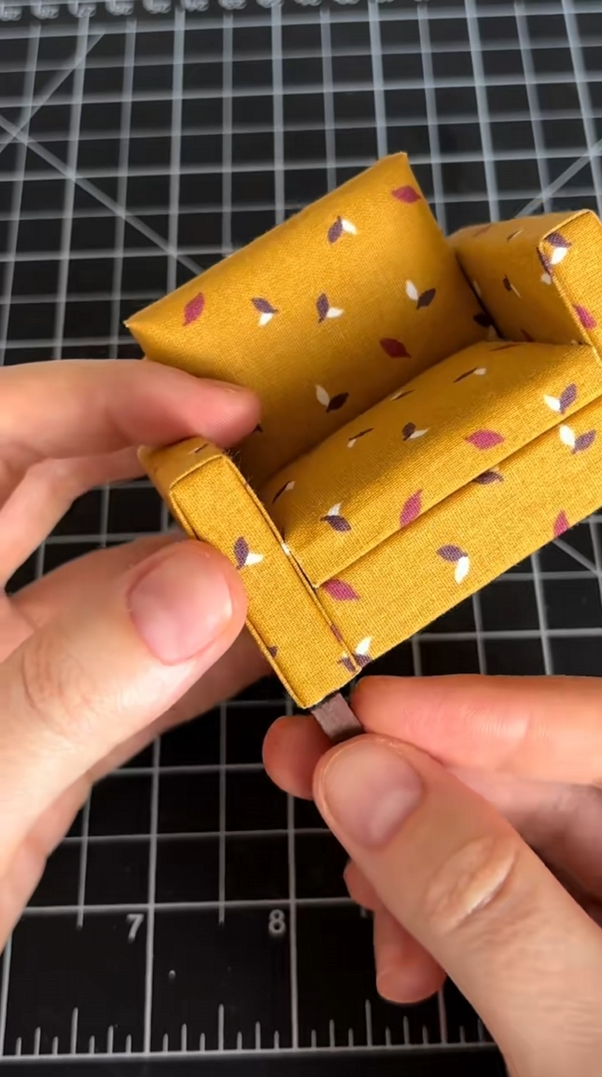 Yellow single chair pattern step by step dollhouse furniture
