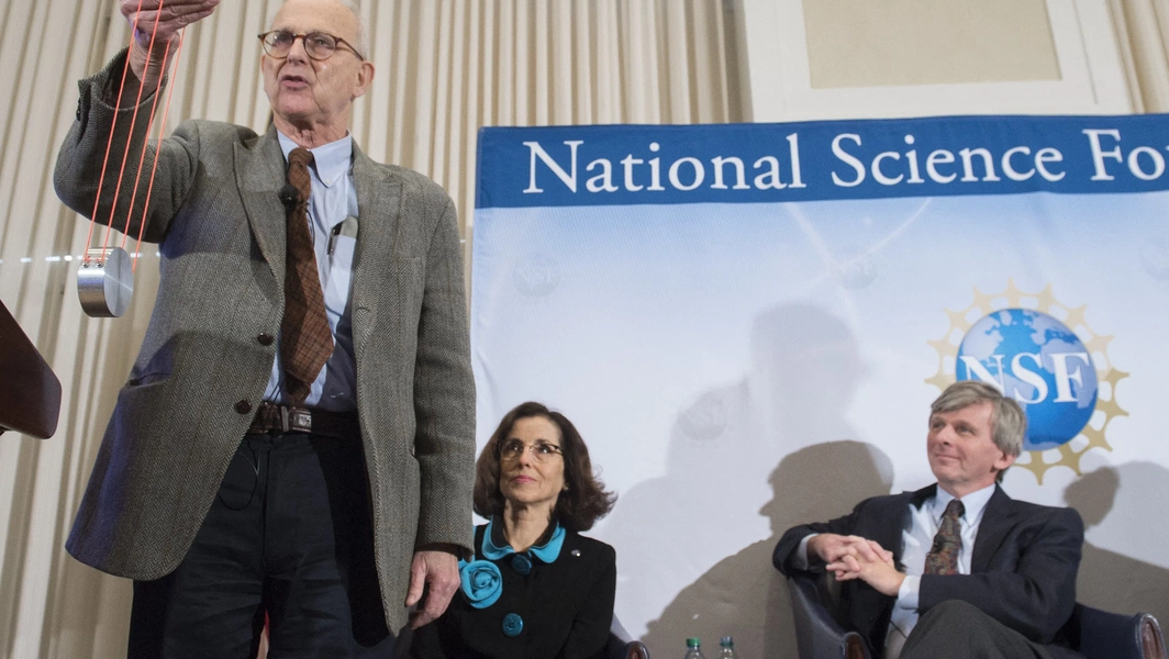 Philosopher questions timeless 'block universe' model of space-time