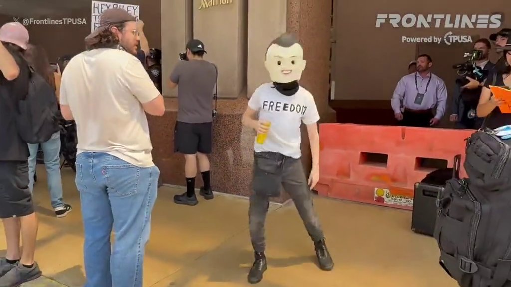 Man dresses up as Charlie Kirk at event his widow was speaking at