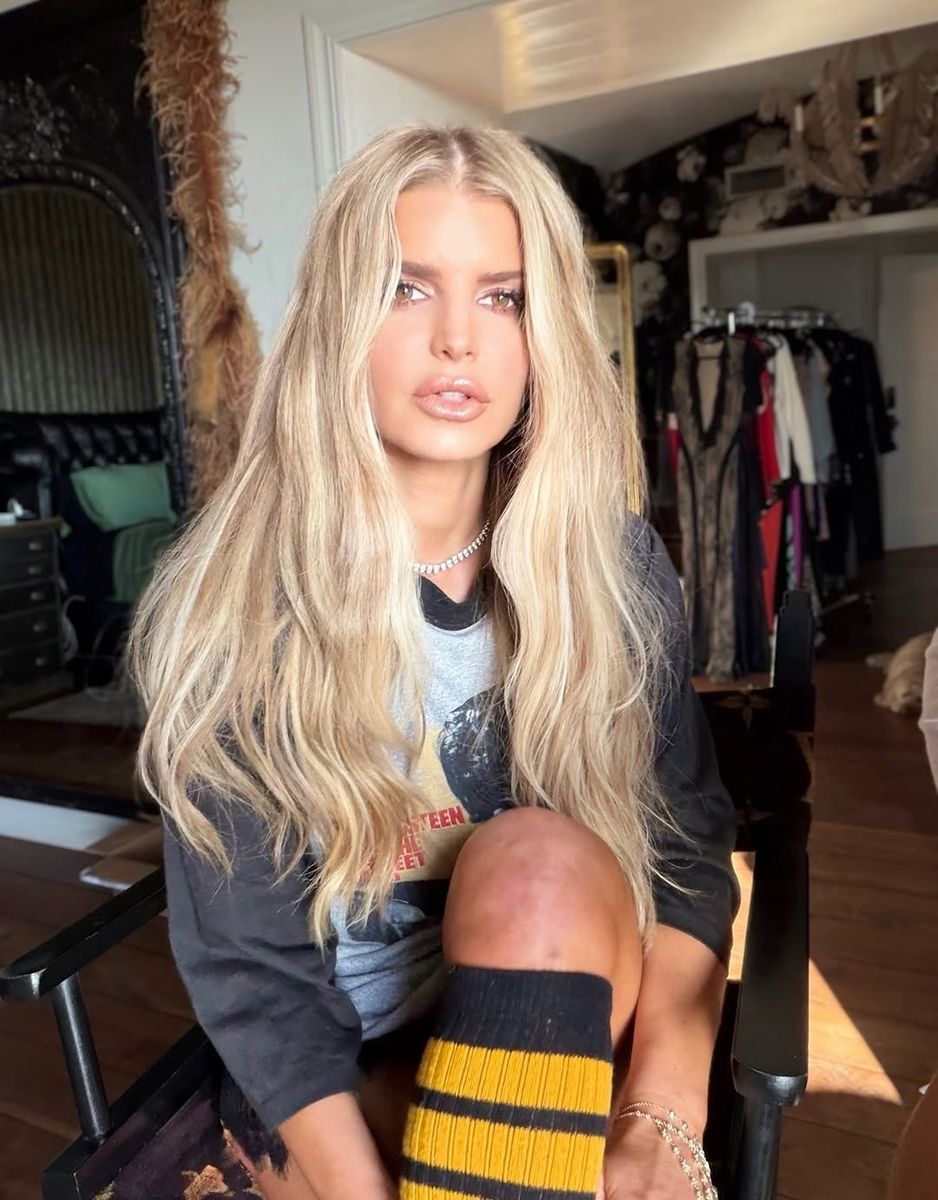 Jessica Simpson looks stunning in new photos, though fans spotted one ...