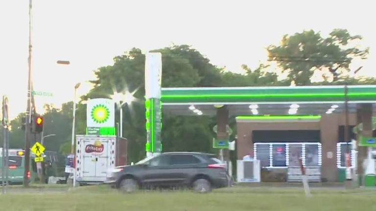 Michigan's gas prices drop for third week in a row, AAA says