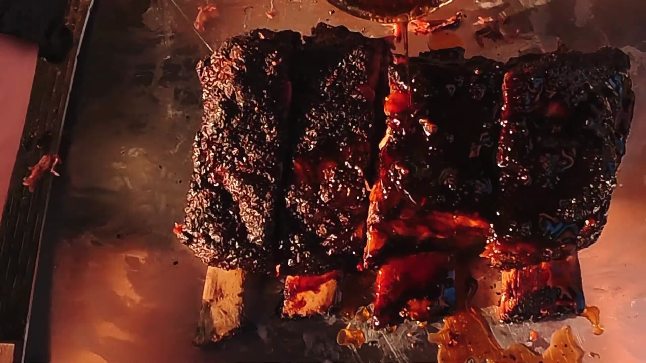 He put smoked beef ribs over queso tots and the plate got out of control