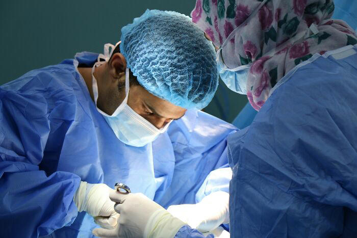 20 cosmetic procedures frequently criticized by surgeons