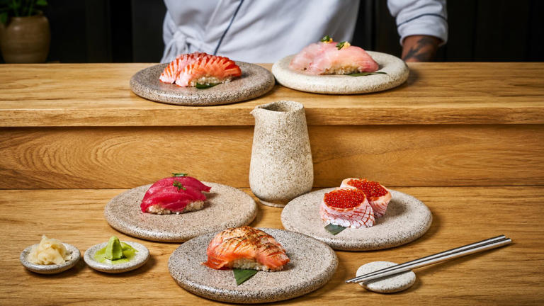 Del hand roll bar al omakase: los seis formatos de sushi que ganaron ...