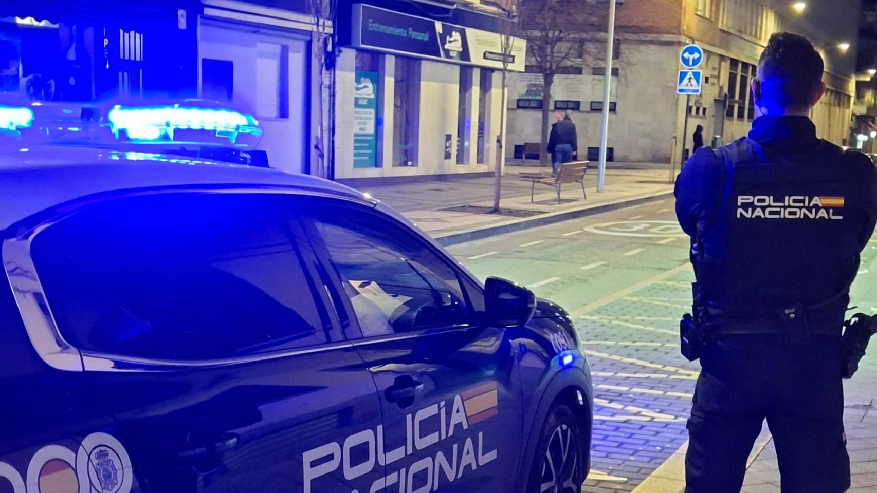Le pegan un botellazo en la cabeza por recriminar a tres hombres dejar ...