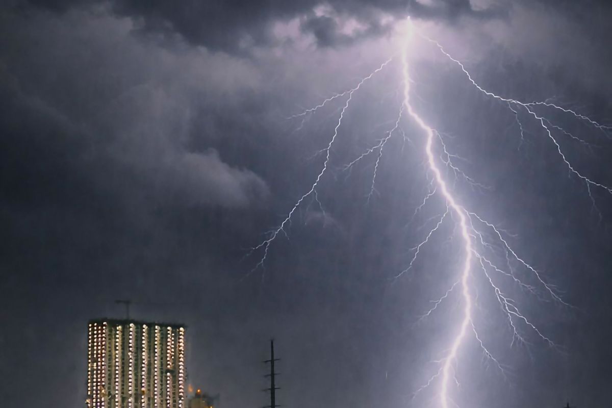 Weather: Isolated showers and thundershowers expected