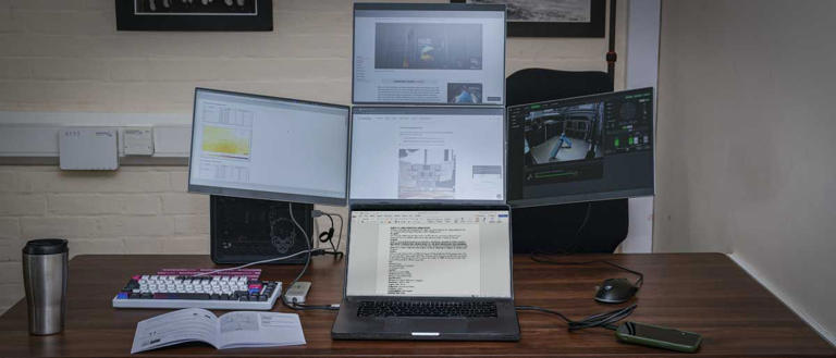 Lepow 16in quad monitor for laptop review: A surprisingly portable ...