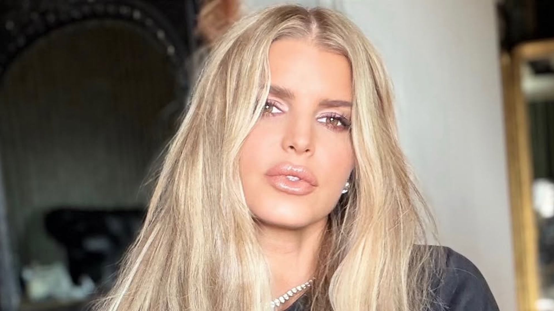 Jessica Simpson looks stunning in new photos, though fans spotted one ...