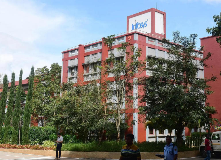 Infosys pauses tests for 20,000 job seekers amid impersonation ...