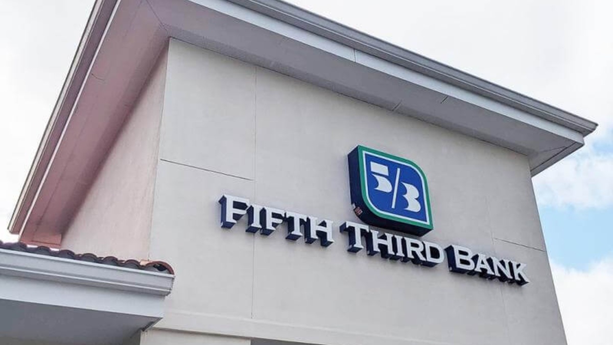 Massive closure approaching: Fifth Third Bank to shut down 75 branches ...