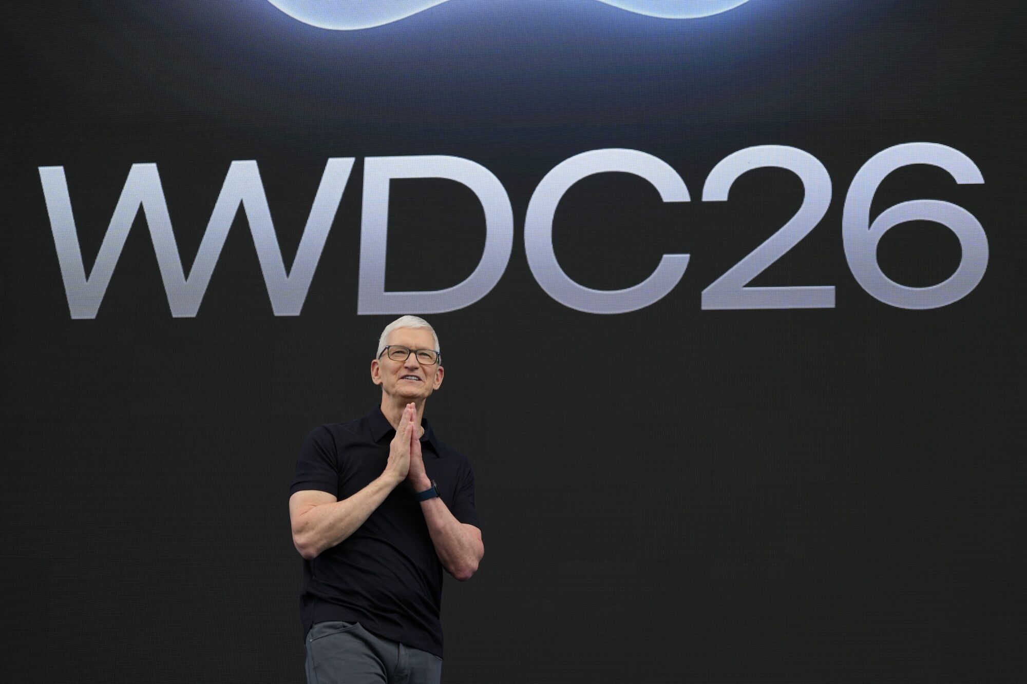 Apple investors give lukewarm reaction to new Siri, AI platform