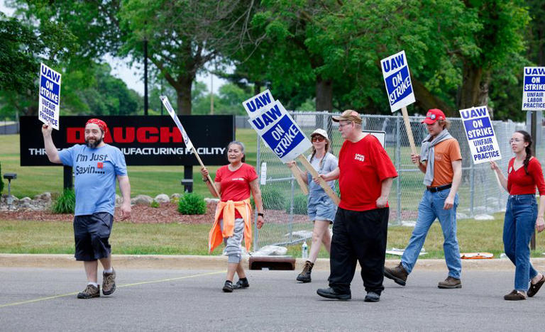 Strike at GM axle supplier continues
