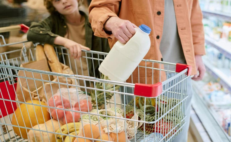 The simple grocery shopping trick that could save you money every ...