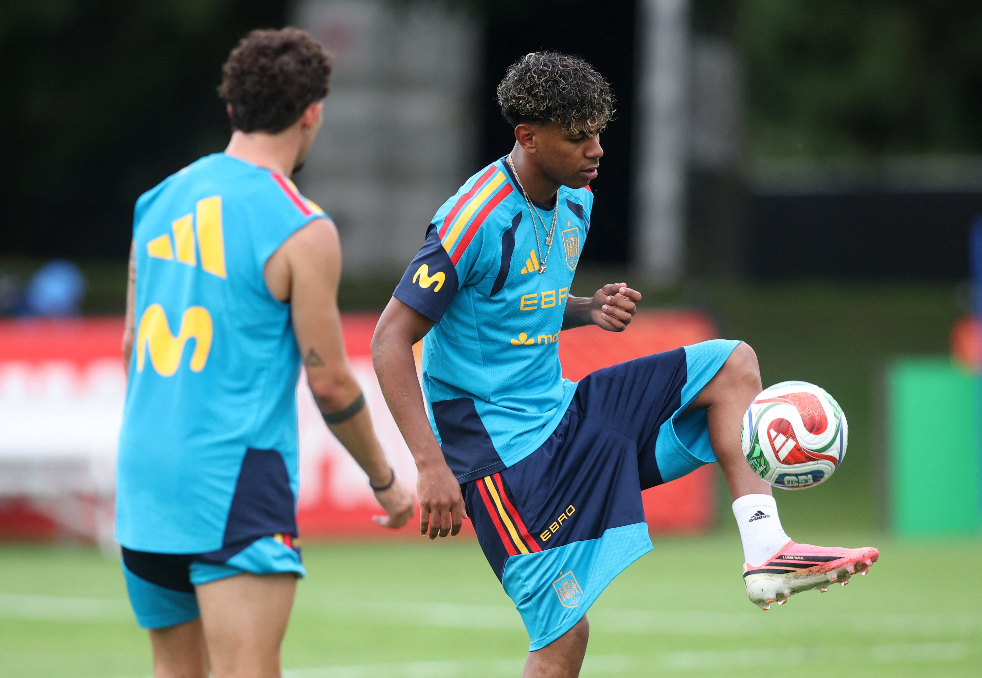 Spain isolates in Chattanooga, but fans can still see World Cup stars