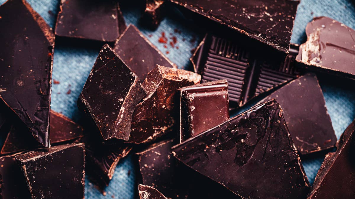 Here's how dark chocolate actually impacts your heart, according to ...