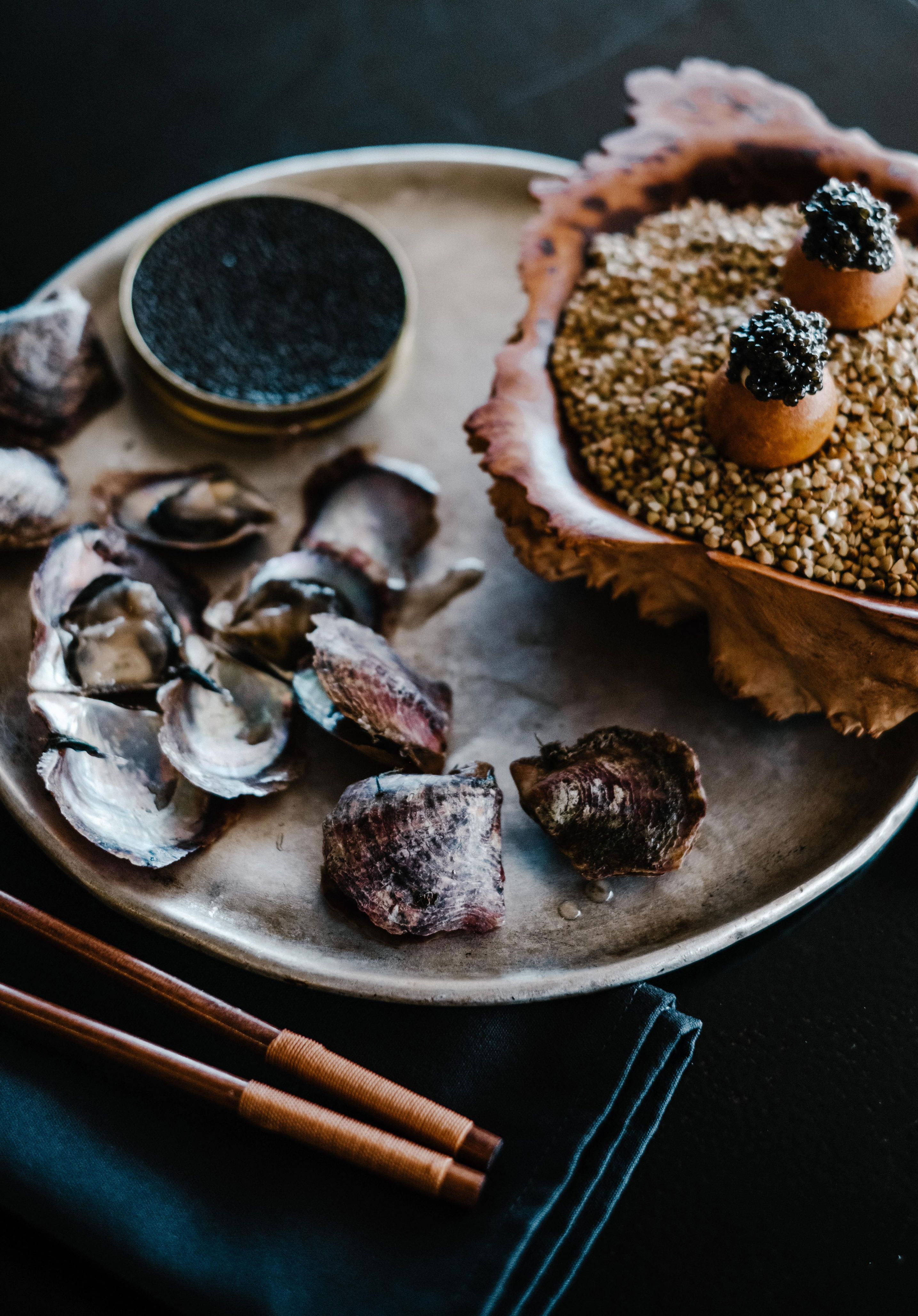The 7 restaurant habits people most commonly associate with “new money”