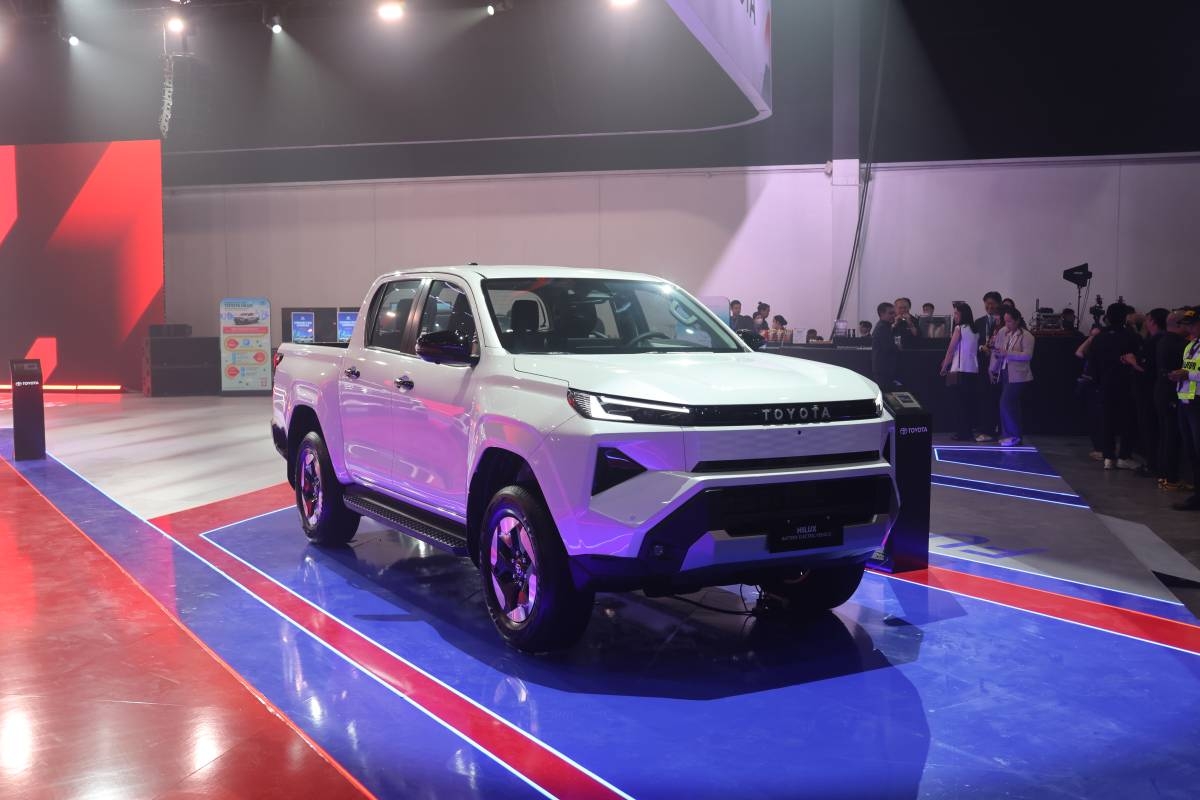 Toyota launches new Land Cruiser Hybrid, Land Cruiser FJ, Hilux, and ...