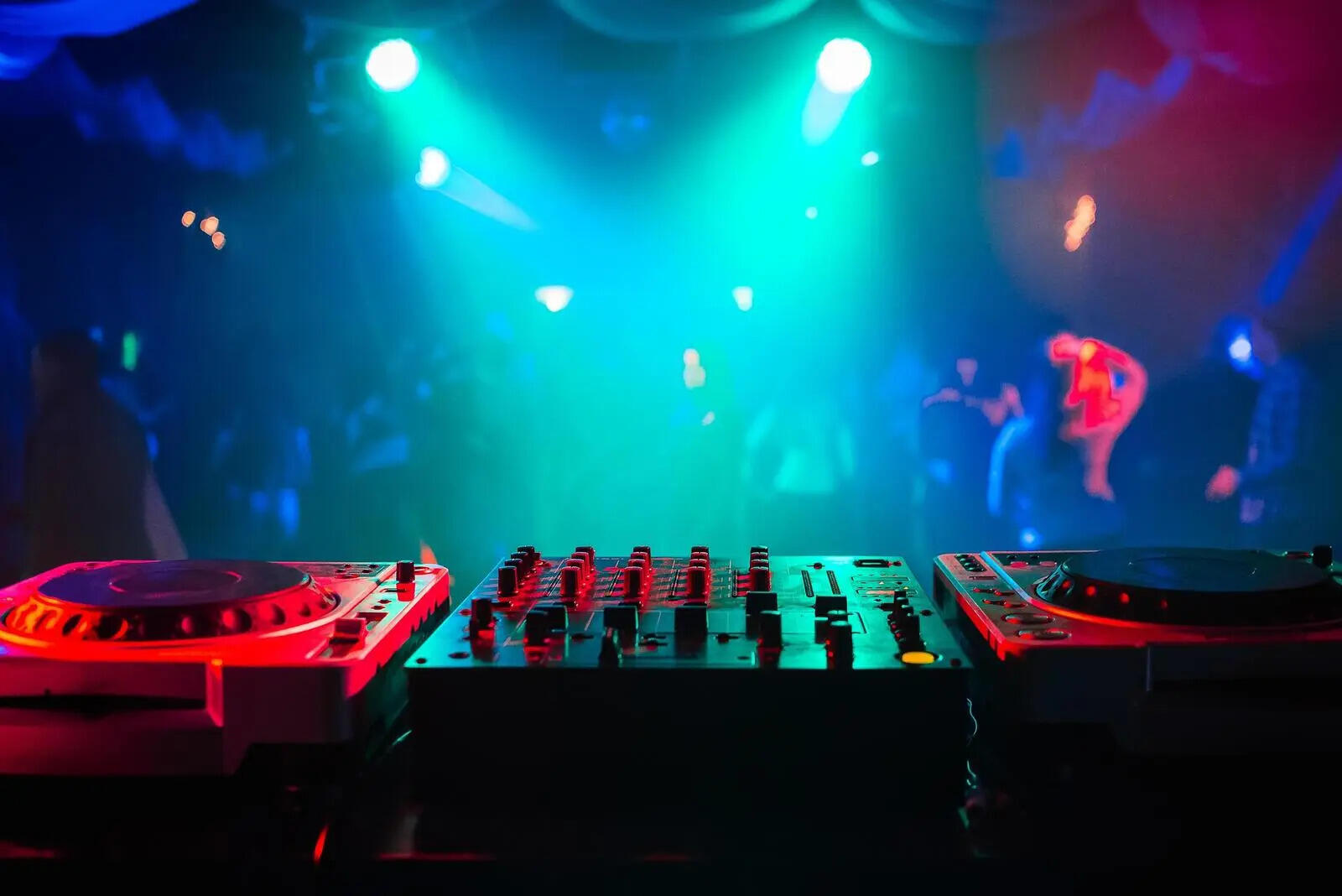 Mumbai police rule out drug angle in NSCI Dome music event death ...