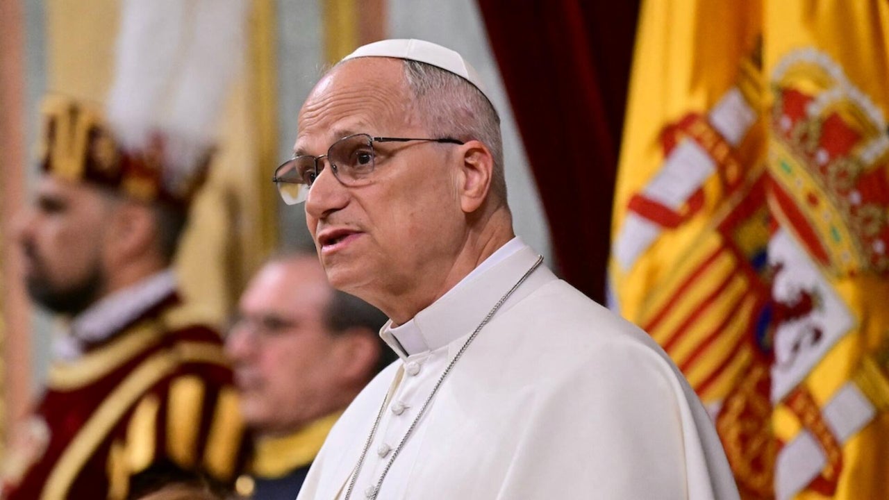 Pope Leo calls world peace a "global imperative" during speech before ...