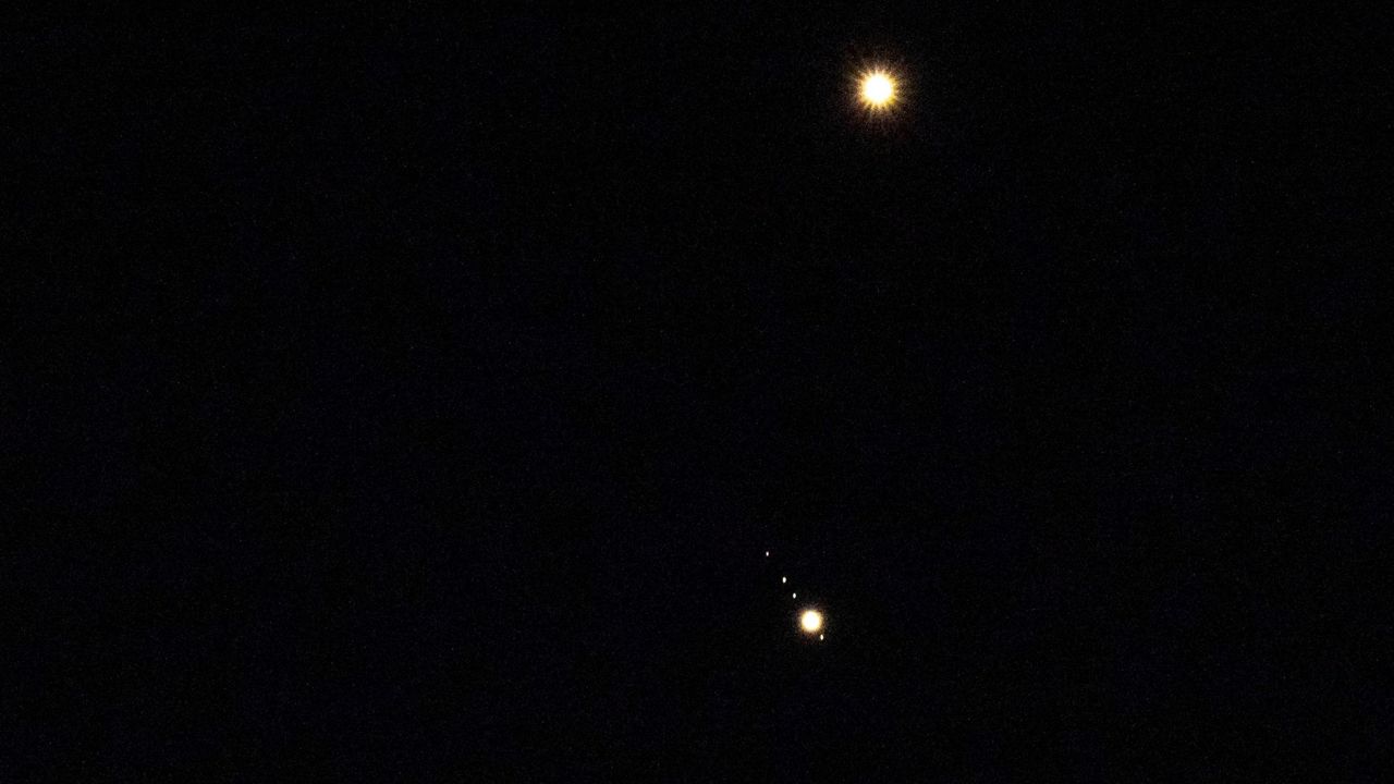 Don't miss Jupiter and Venus meet in a dazzling conjunction tonight ...
