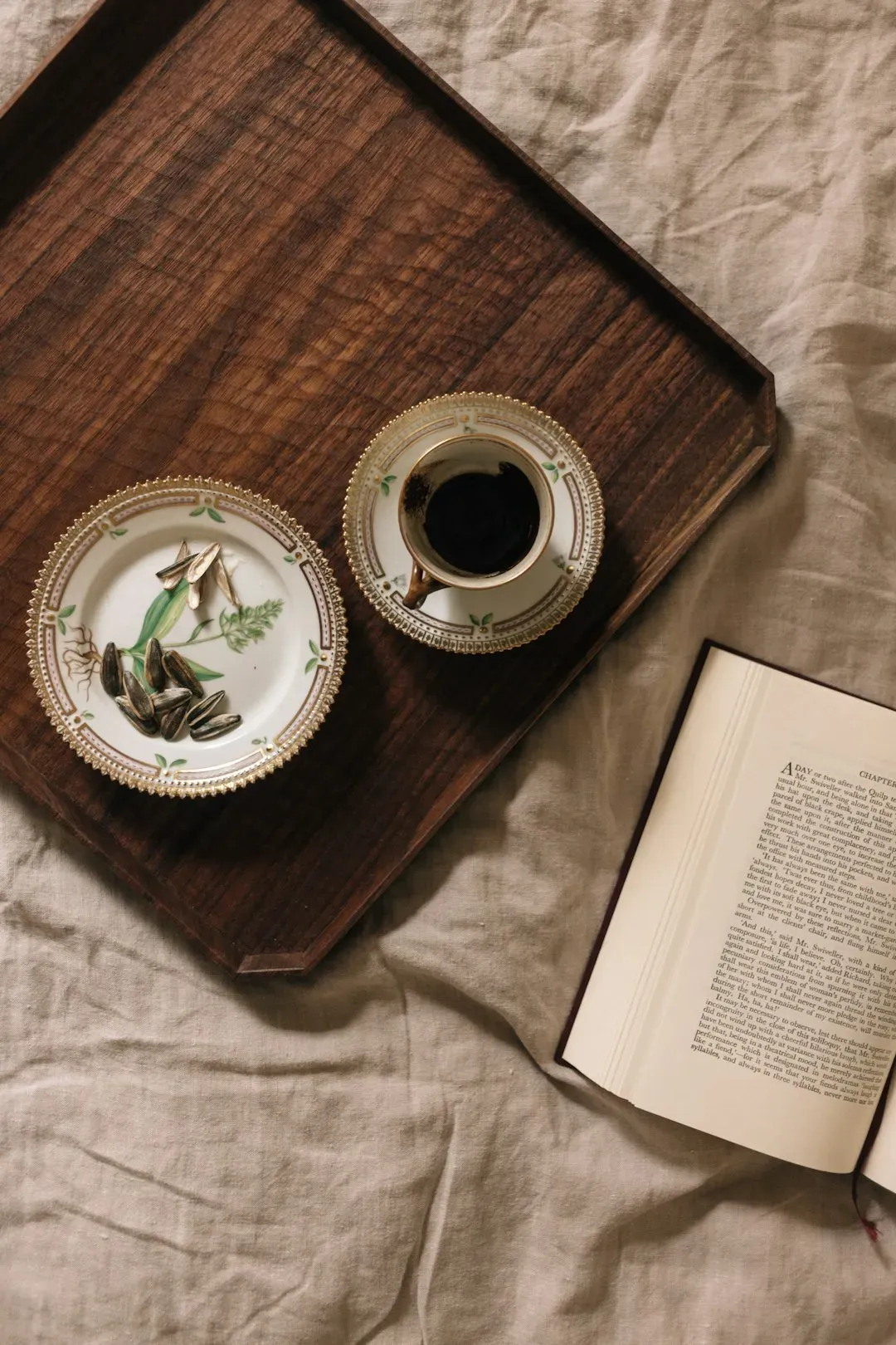 8 vintage china sets collectors are still desperately hunting for today