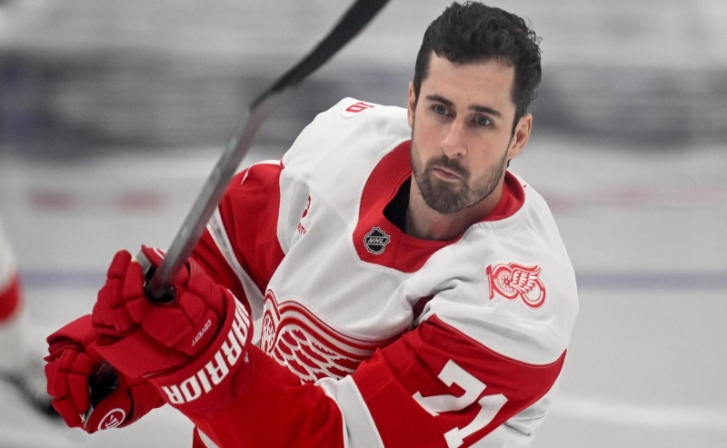 Sabres face steep price for potential Dylan Larkin trade