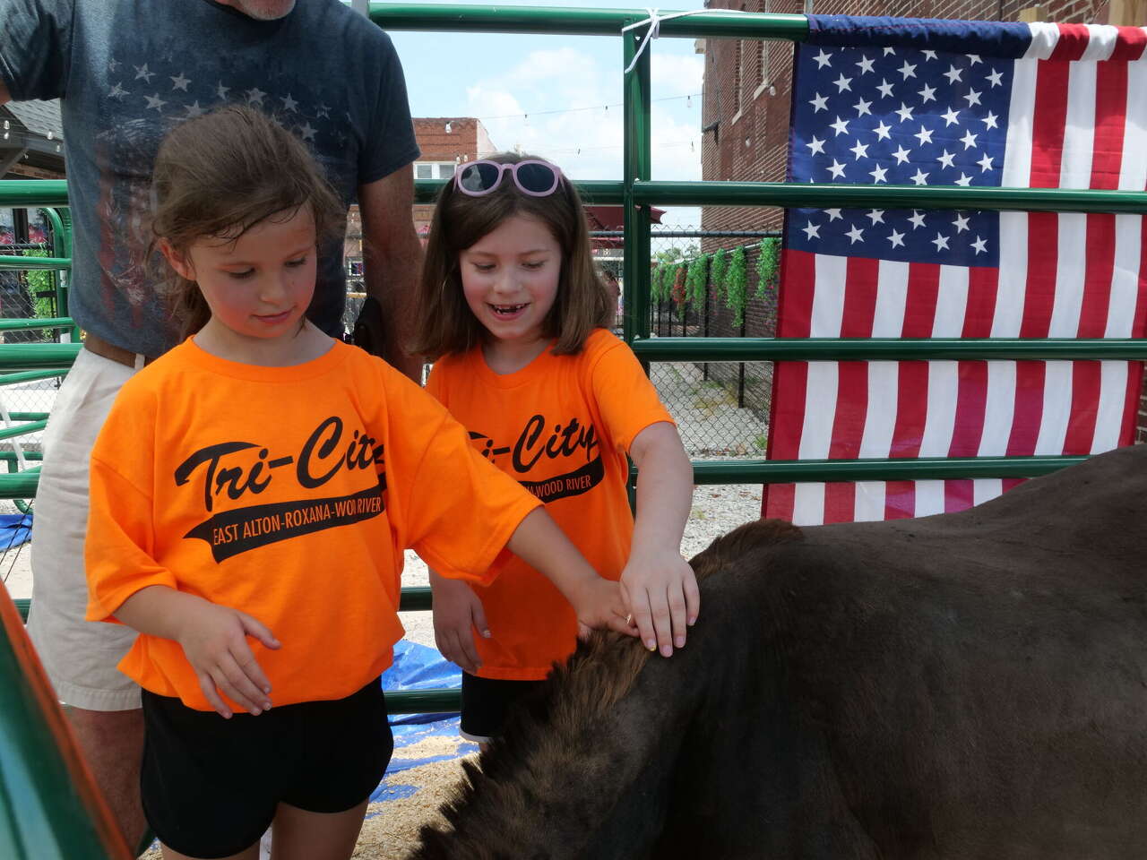 WestEnd & Courtyard draws families with coffee, petting zoo in Wood River