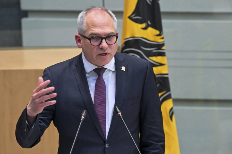 Vlaanderen overweegt aankoop van voormalig industrieterrein Van Hool