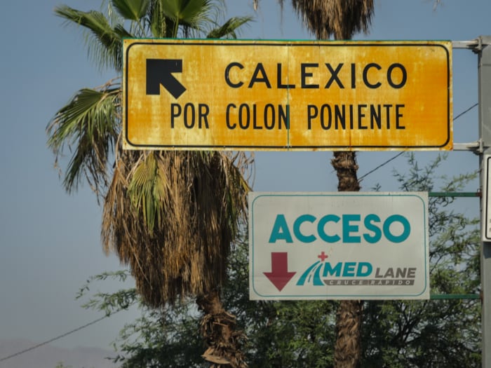 Ya no podrás cruzar en bicicleta por los carriles vehiculares de Calexico
