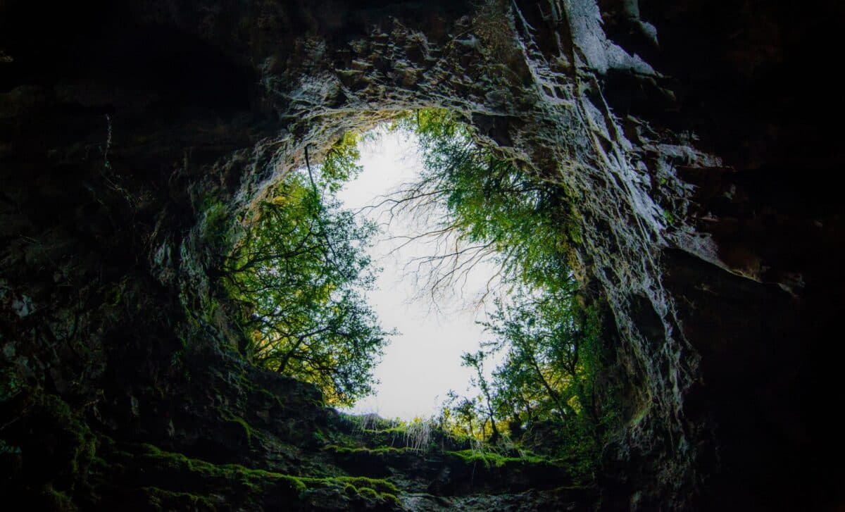 Scientists found strange green stones in a remote cave 7,300 feet high ...
