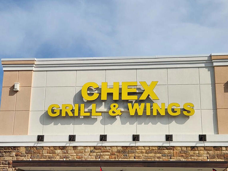 One of Columbia's key shopping areas has a new place for wings. Check ...