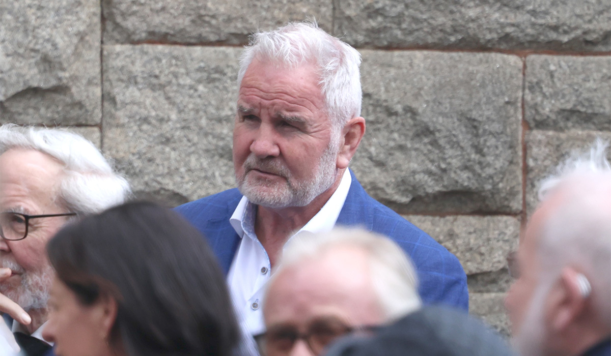 A fond farewell for Ireland rugby legend Fergus Slattery