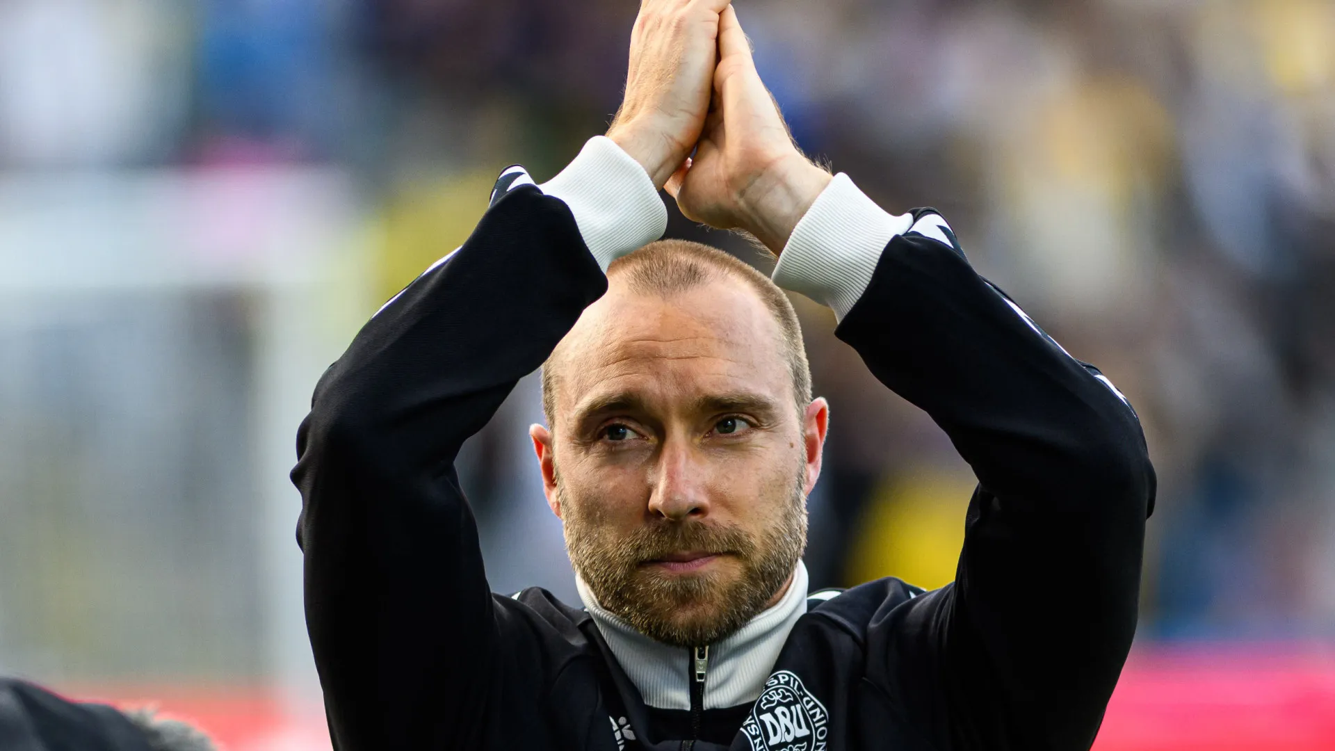Christian Eriksen quebra silêncio após colapsar em campo: "Estou bem"