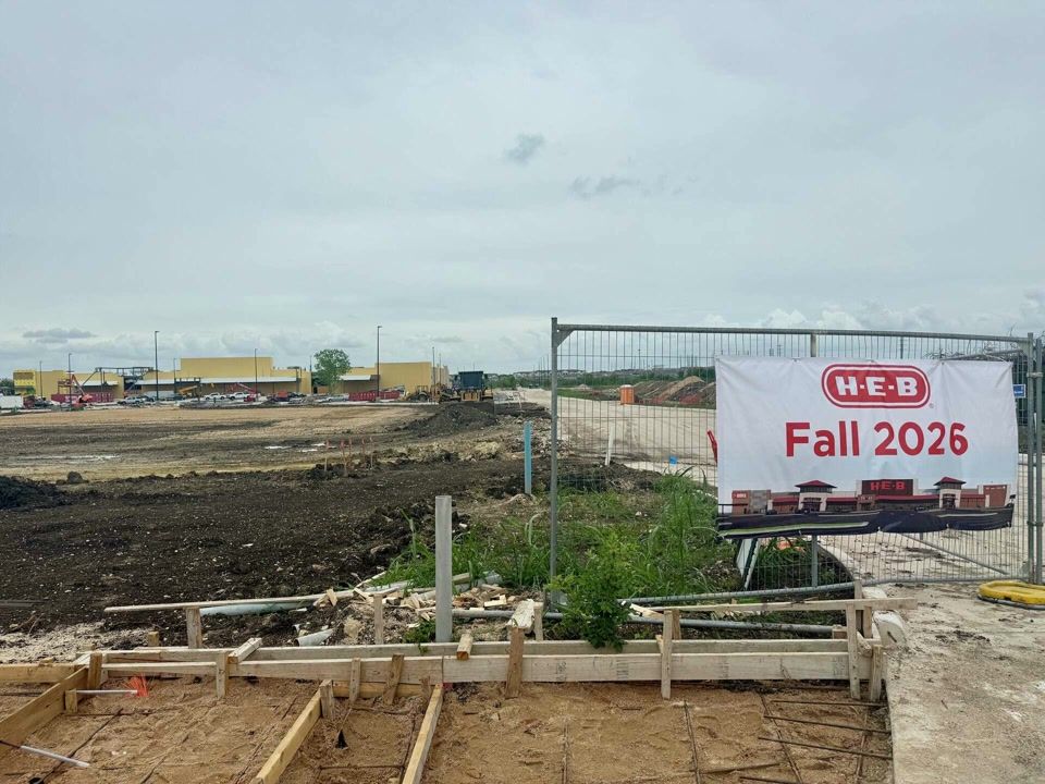 New H-E-B leads transformative retail boom along bustling Hill Country ...