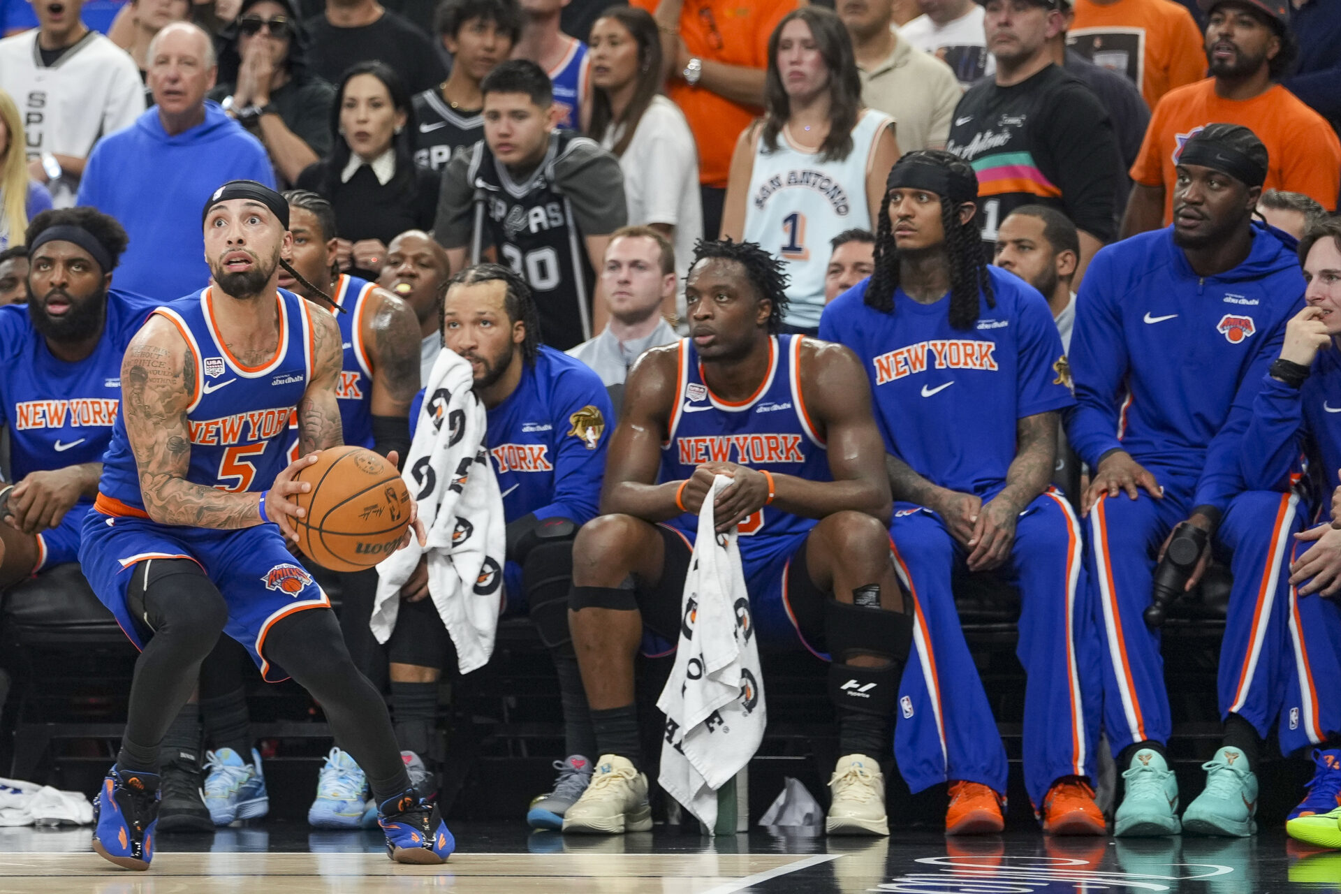Knicks had scary plane mishap on runway before leaving San Antonio