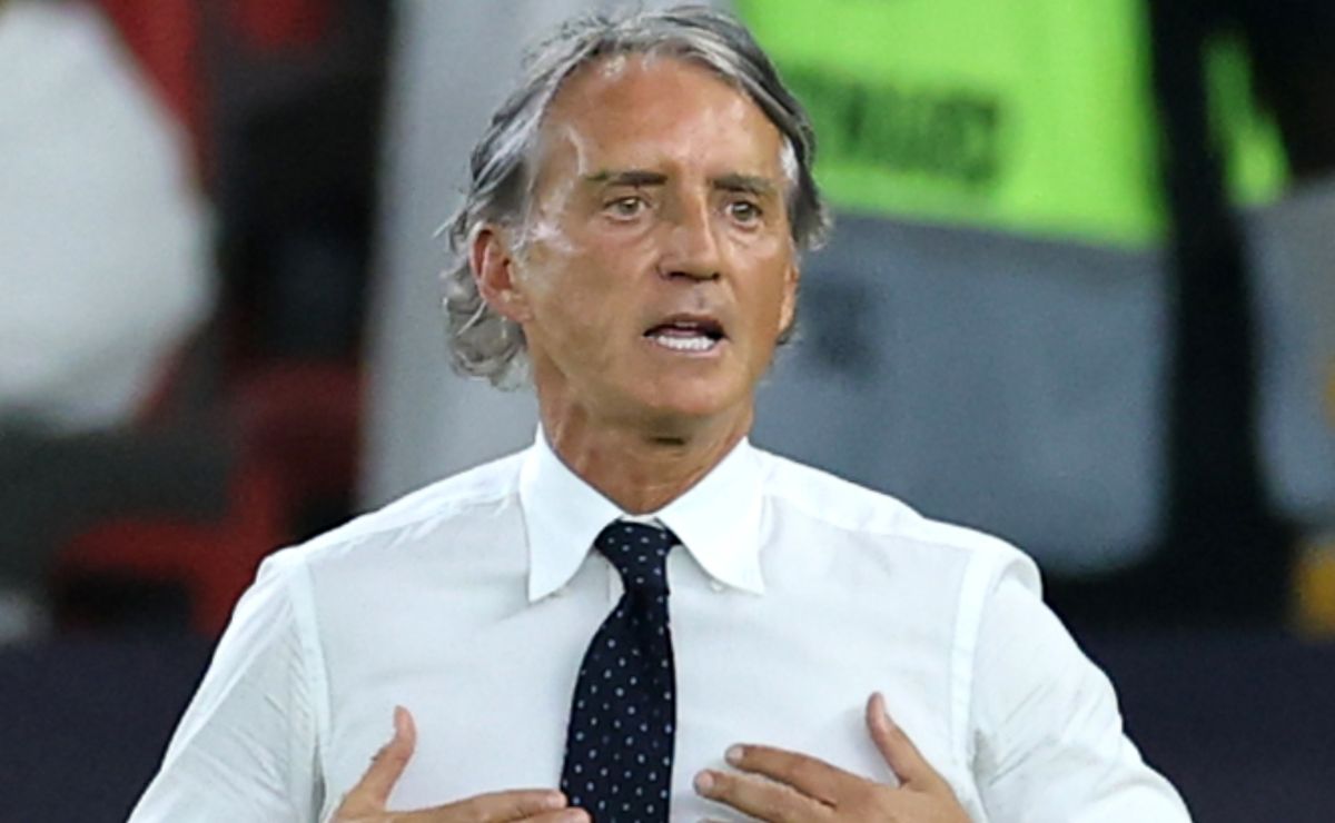Report: Roberto Mancini set to take over as Italy national team head ...