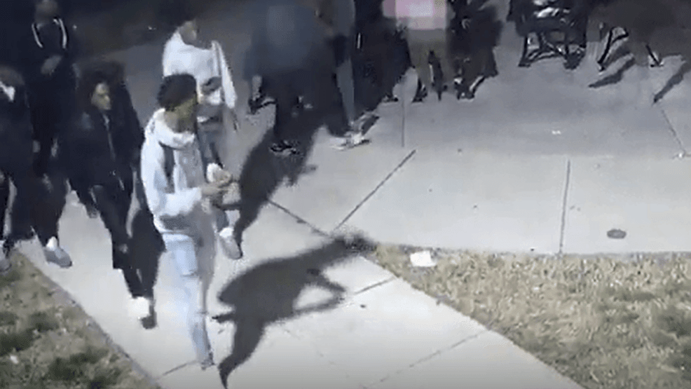 Watch: DC police release video of 6 people wanted in M Street SW robbery