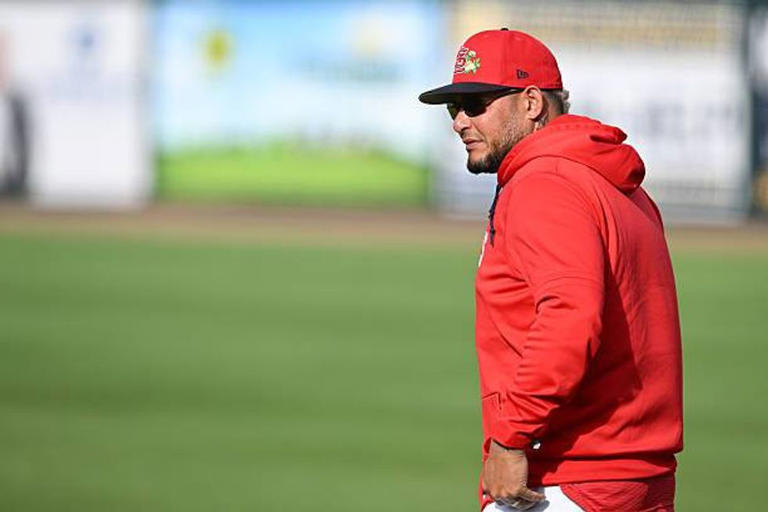 2 US pilots die after plane crashes on way to pick up Yadier Molina