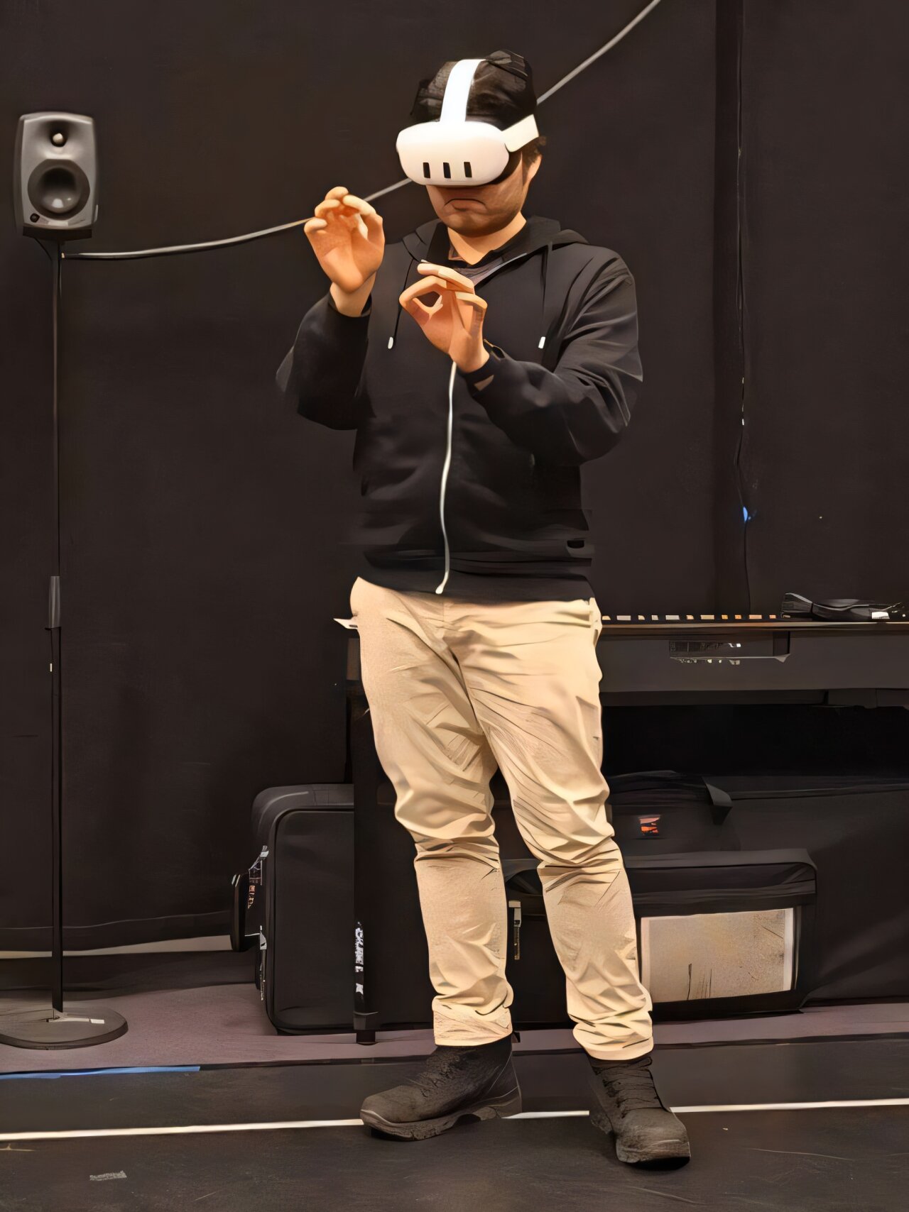 Human–AI jam session shapes live music with swarm intelligence