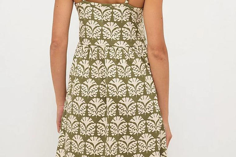 Asda's £8 easy throw on cotton dress is perfect for holidays