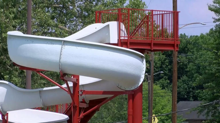 Man accused of exposing himself inside women’s locker room at Atkinson Pool
