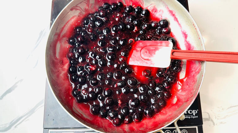 No-churn blueberry pie ice cream recipe