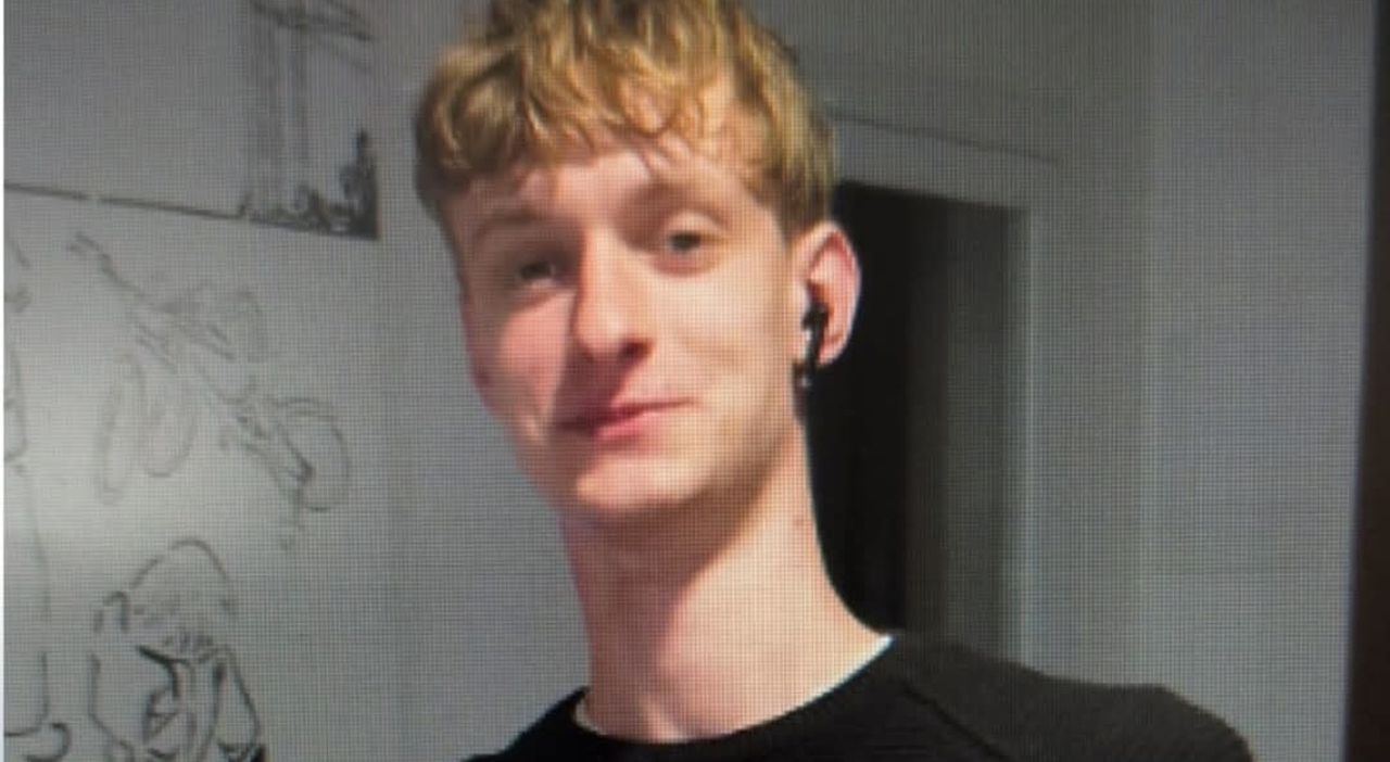 Mattia Testi scomparso a 17 anni, l'ultimo avvistamento 4 giorni fa in ...
